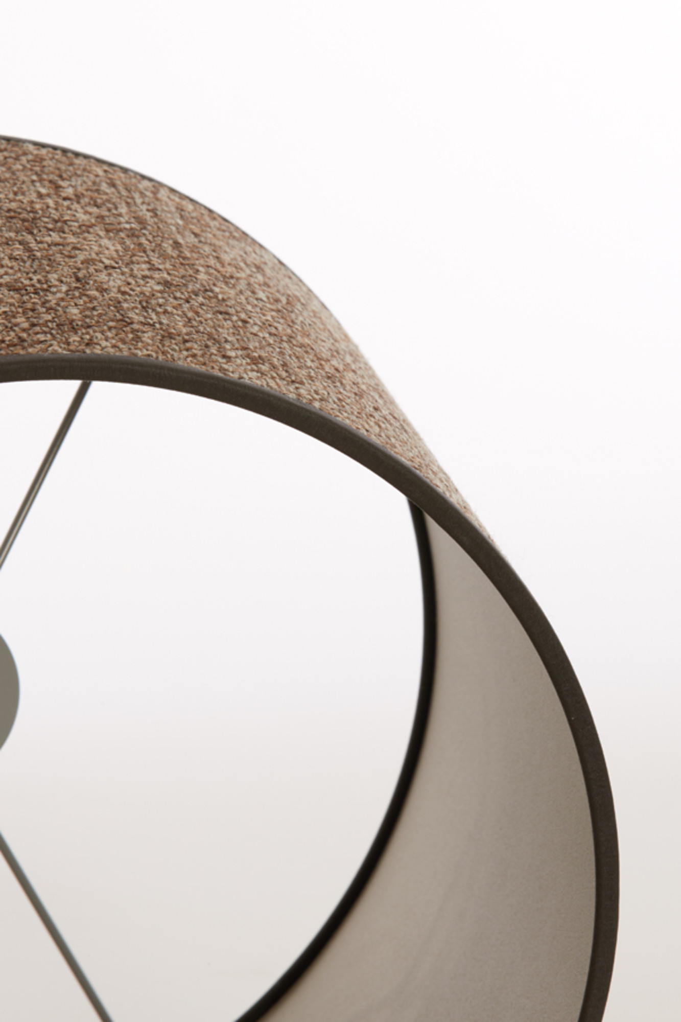 Dans un abat-jour cylindrique brun Light & Living Saverna - Ø 30 cm ...